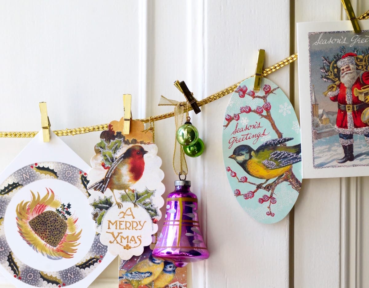 Card Party : Creative ways to display your holiday cards!